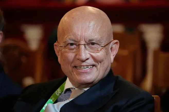 "L'Europe doit disparaître de toutes les cartes" : qui est ce proche de ...