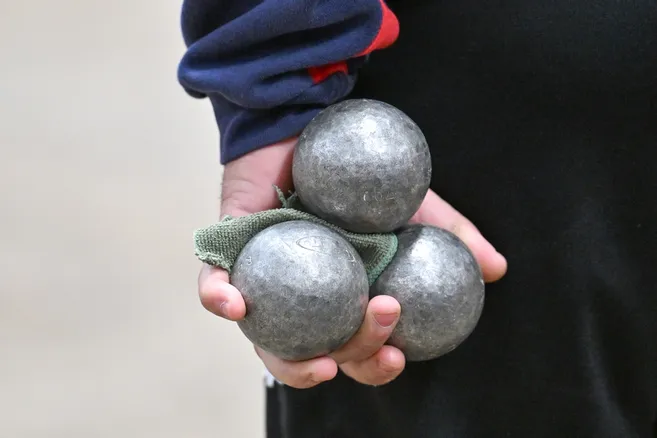 Les boules de pétanque, fleuron du savoir-faire français - La Montagne
