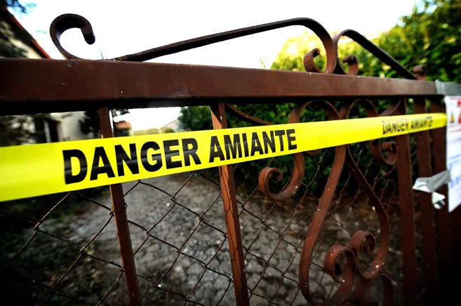 Illustration - amiante chantier désamiantage photo Fred Marquet 12/04 ...