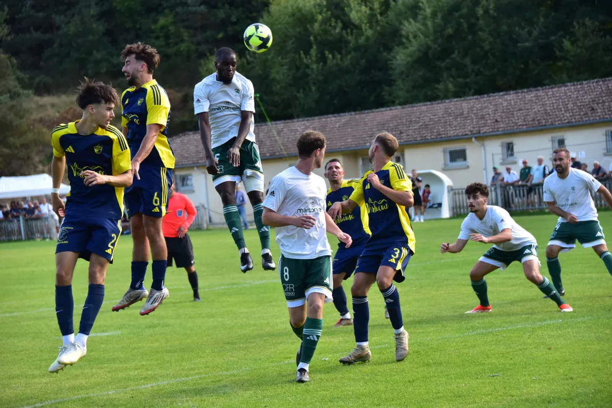 Football : Sucs et Lignon fait vaciller l'US Blavozy, dans le derby, en ...