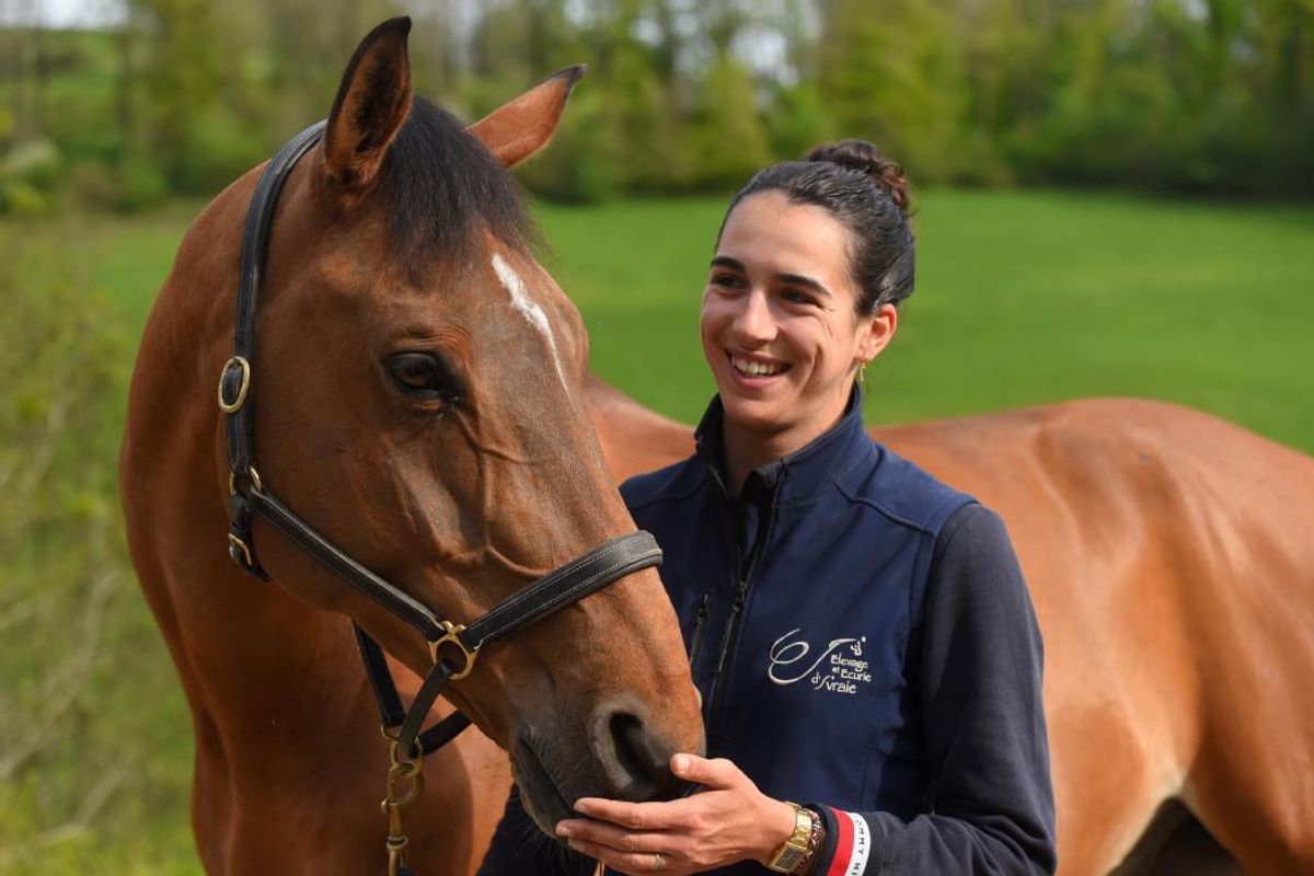 La cavalière de Naucelles (Cantal) Alice Chalier et son cheval Apriori ...