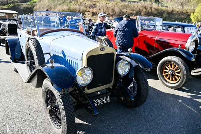Circuit de Charade dans le Puy-de-Dôme : les véhicules d’avant-guerre ...