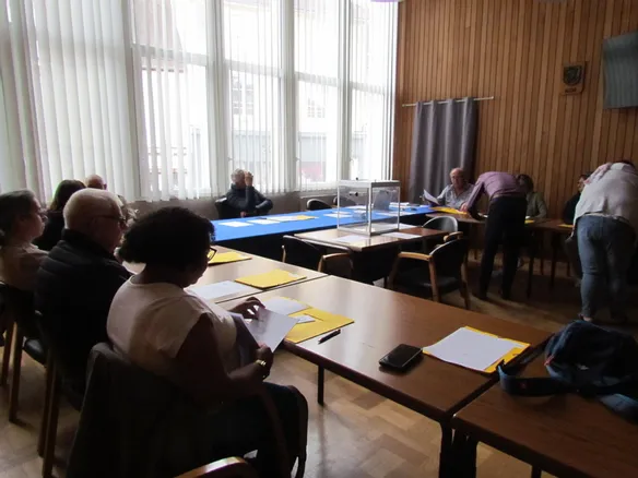 La Loupe : les délégués désignés pour l'élection des sénateurs incluent ...
