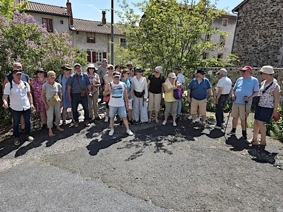 Visite guidée à Allègre : 28 personnes découvrent le patrimoine du ...