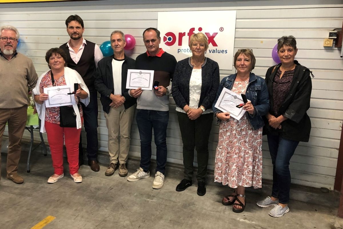 Trois employés d’Orfix récompensés - La Montagne