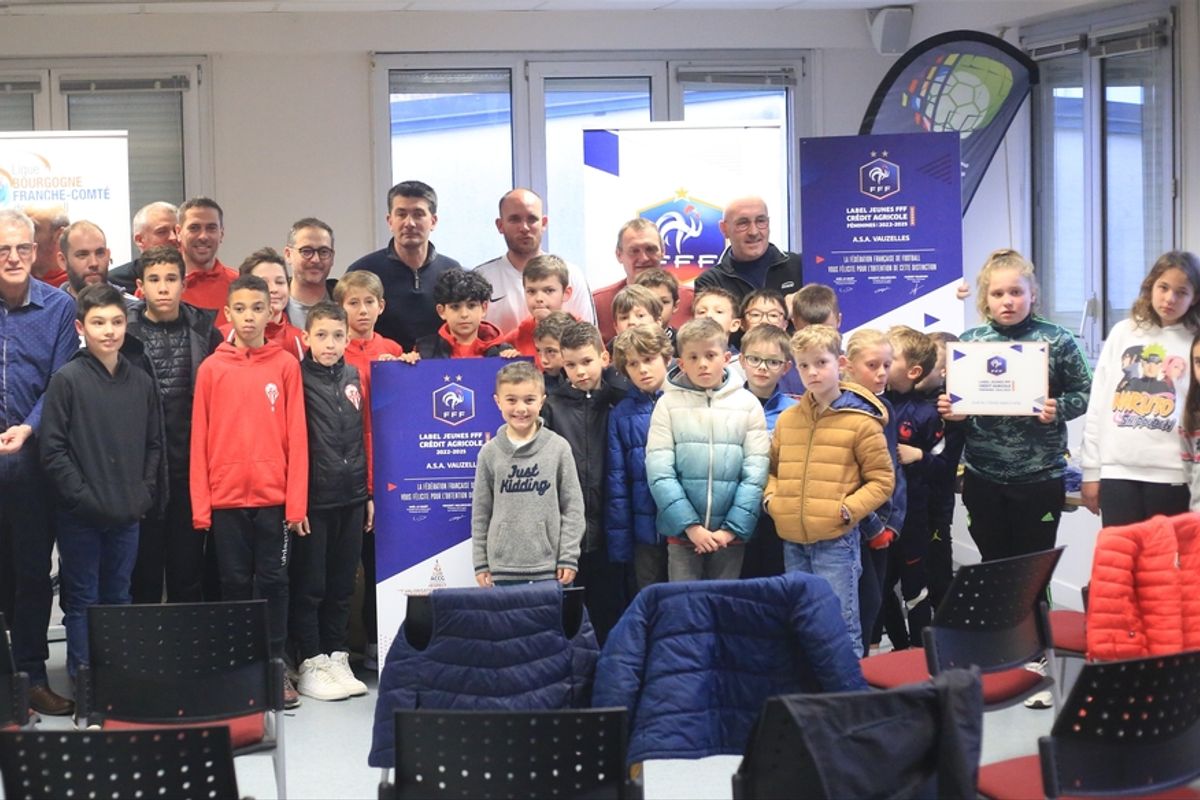 VARENNES VAUZELLES. Le label FFF pour l’école de foot de l’Asav - Le ...