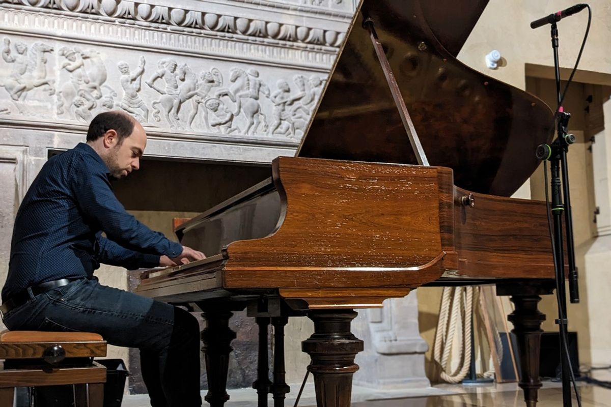 "Ce piano a une âme !" Comment un instrument du compositeur Claude ...