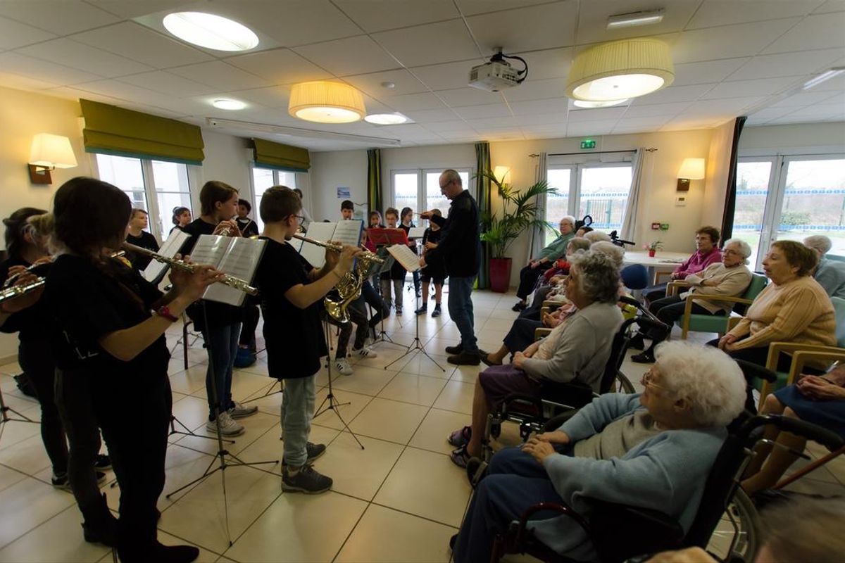 La musique unit les générations - La République du Centre