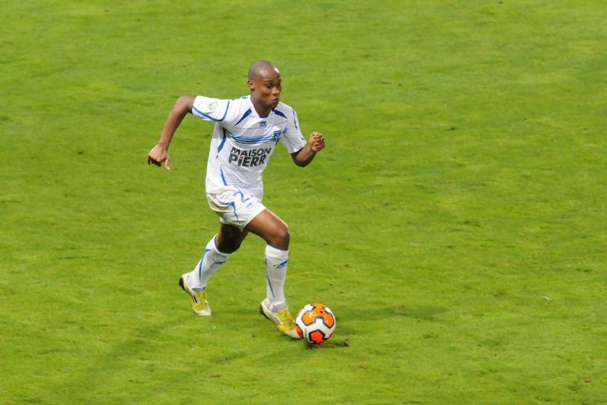 Le joueur de l’AJA Prince Segbefia condamné à 3.OOO € d’amende - L ...