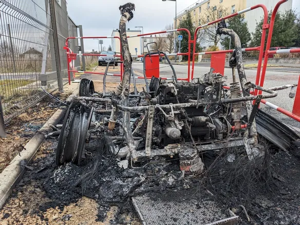 Des véhicules incendiés à Nevers, vol de cuivre, piéton sur l'autoroute ...