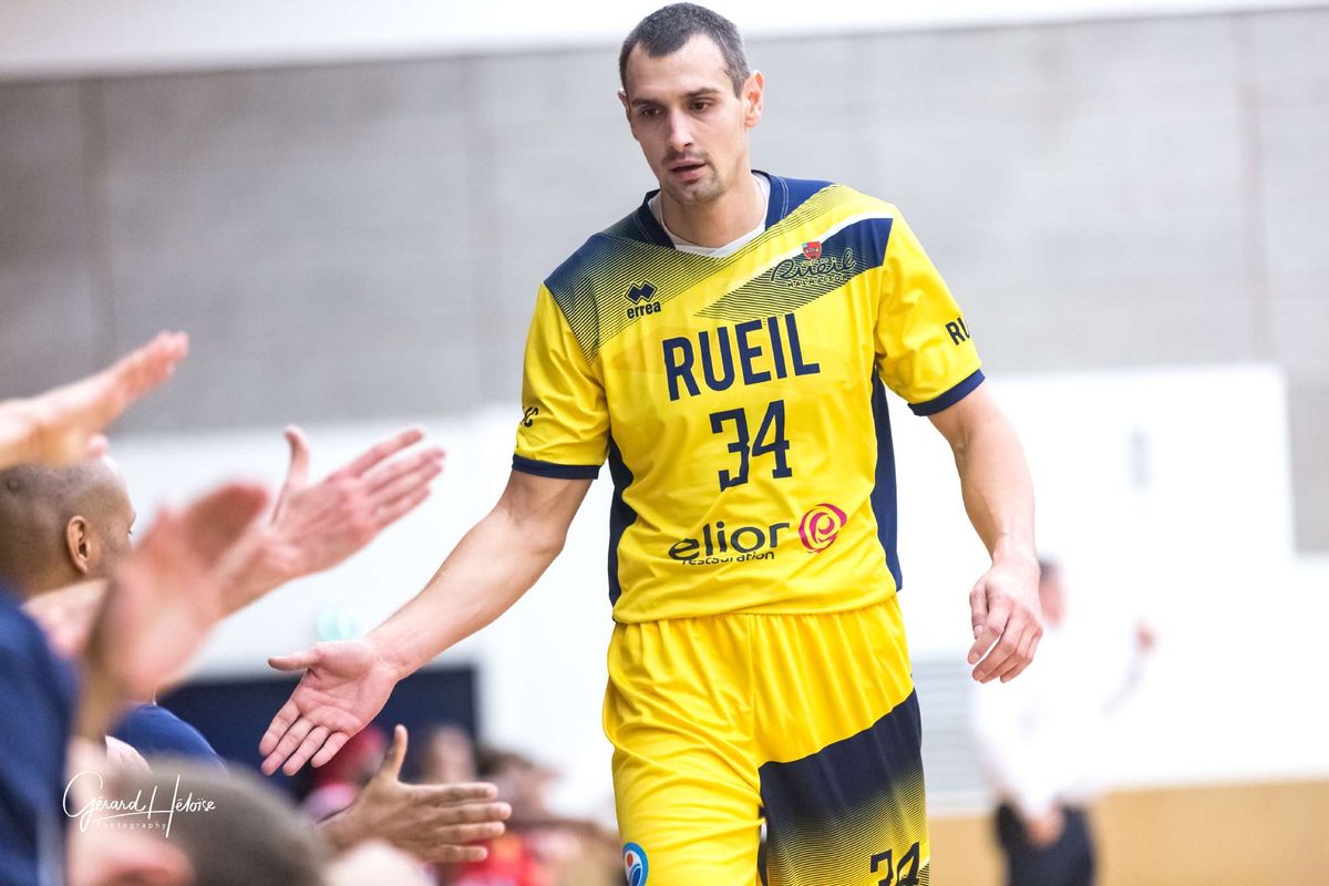 Le Serbe Dejan Sencanski débarque au C'Chartres Basket Masculin - L ...