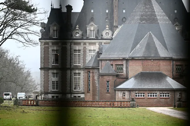 Mis en vente 8,8 millions d'euros, le château de Bokassa, en Sologne, a ...