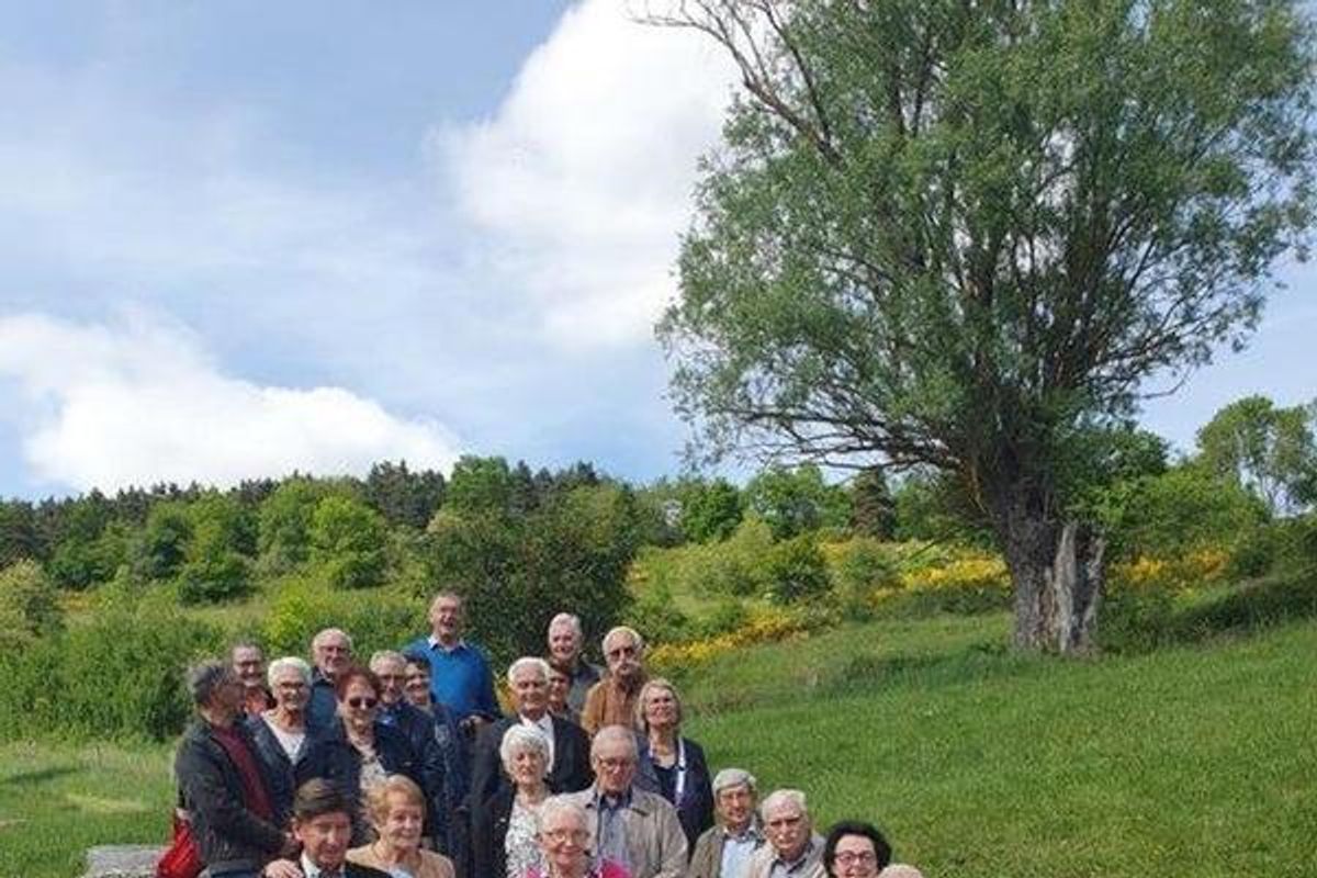 Les conscrits de 1966 de Lapte se retrouvent pour un repas au Lodge des ...