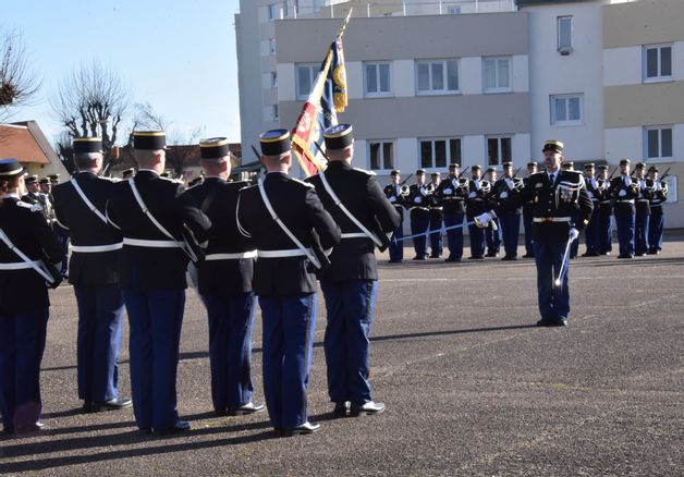 Le capitaine William Grivollat officiellement à la tête de l'escadron ...