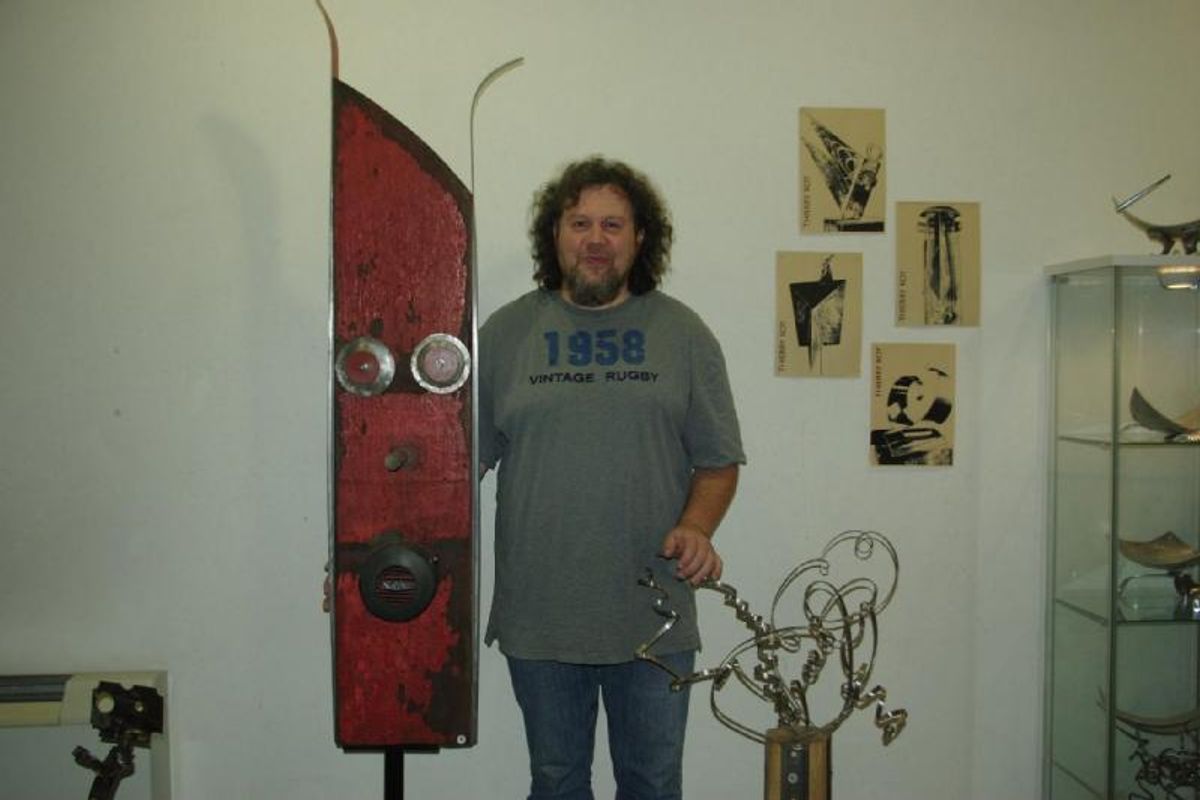 Montlosier : Le savoir faire d’un artiste qui recycle tous les objets ...