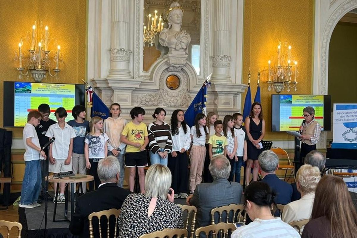 Les élèves de Parent honorés pour leur projet "Pédaler pour la mémoire ...
