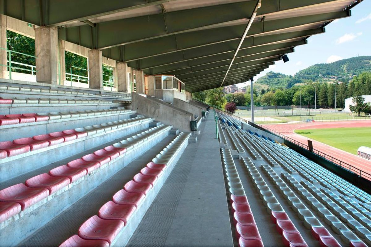 Le stade Massot poursuit sa rénovation avec des tribunes et un ...