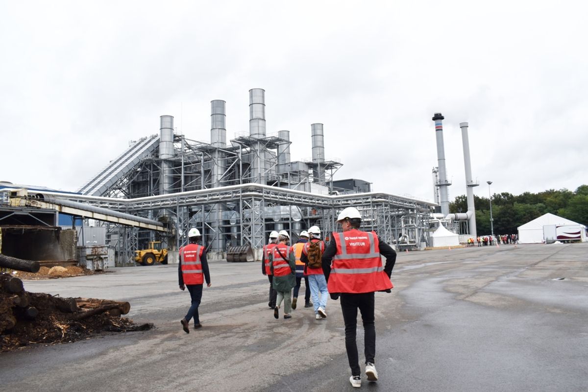Un incendie à l'usine de panneaux de bois Swiss Krono à Sully-sur-Loire - La République du Centre