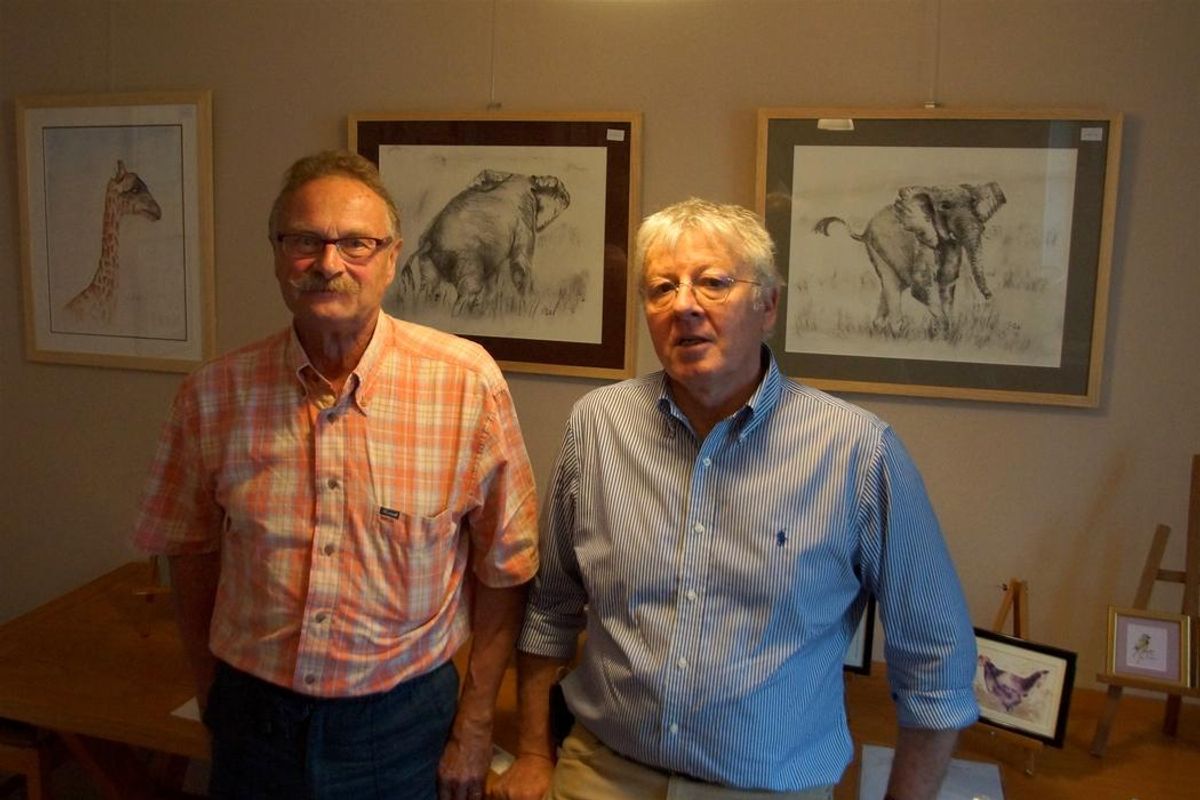 Les toiles de Jean-Luc Chatresur les murs de la Cave à vins - Le ...