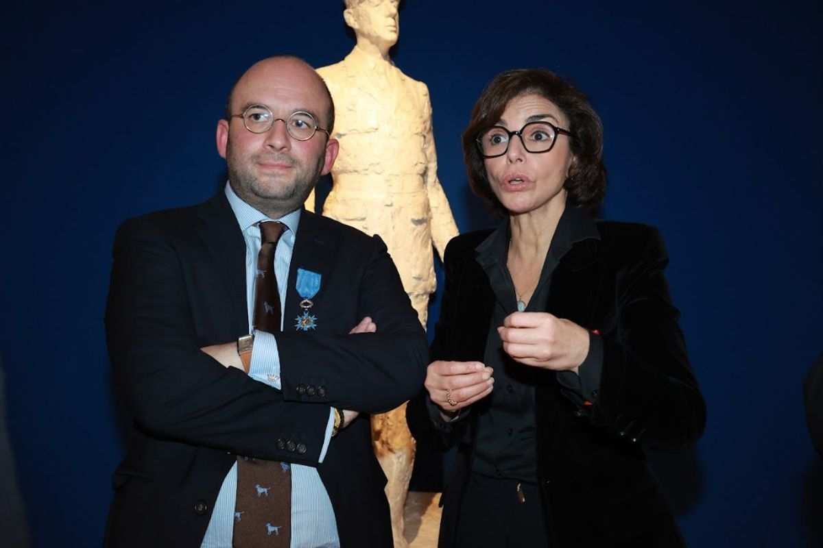 La ministre Rachida Dati remet les insignes de chevalier de l’ordre ...