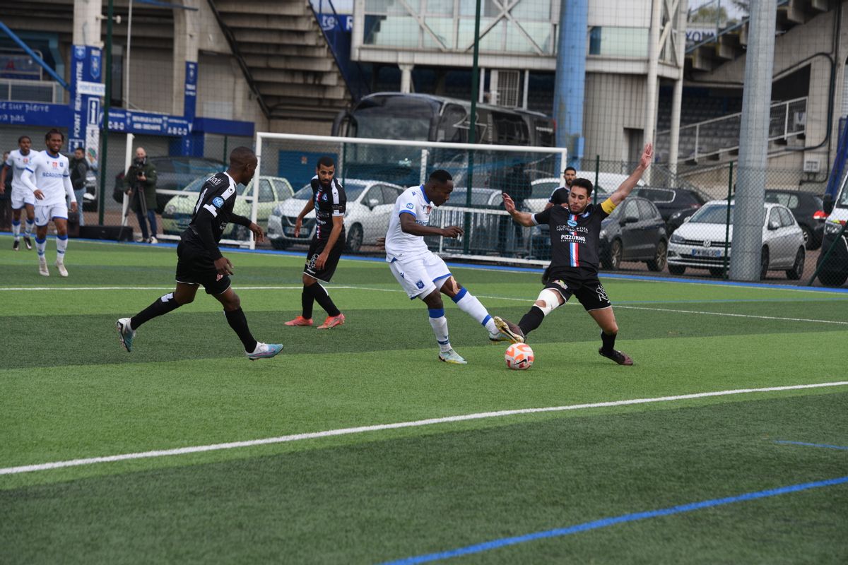 L'AJA B accrochée sur le fil par Fréjus Saint-Raphaël (1-1) - L'Yonne ...