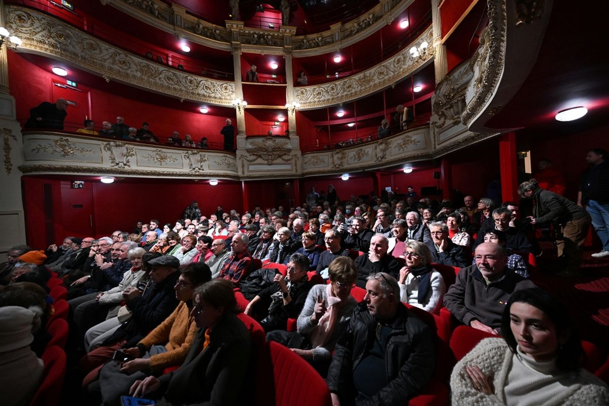 Drôle de Loire, Yannick Noah, Lorànt Deutsch, Jean-Pierre Darroussin ...