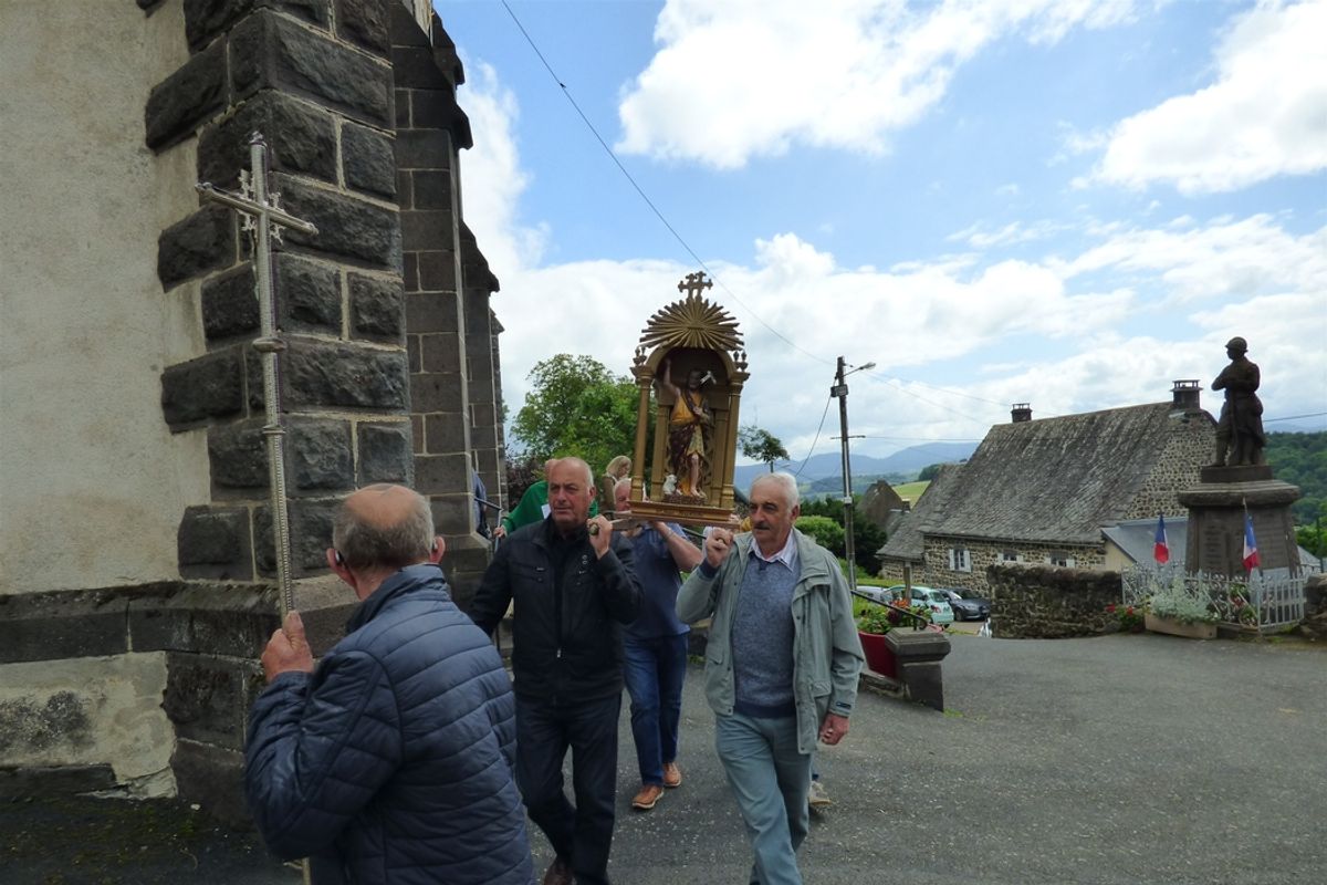 GELLES. Monges fête saint Jean-Baptiste - La Montagne