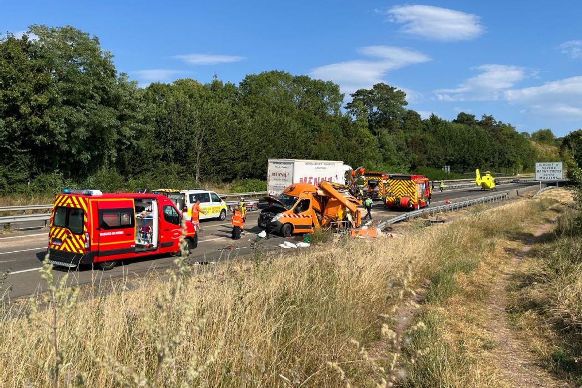 Accident sur l'A77 : le conducteur du camion de déménagement condamné ...