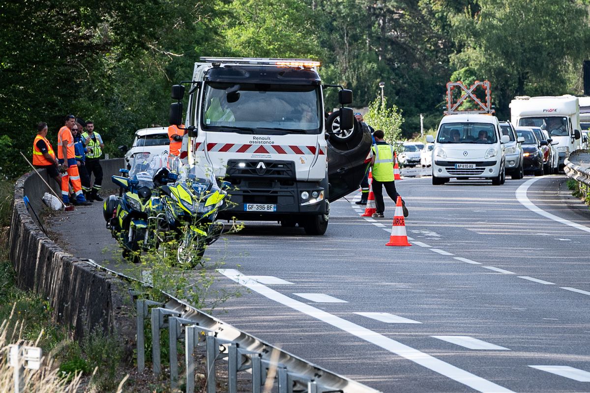 Deux véhicules impliqués dans un accident sur l'A77 : la circulation ...