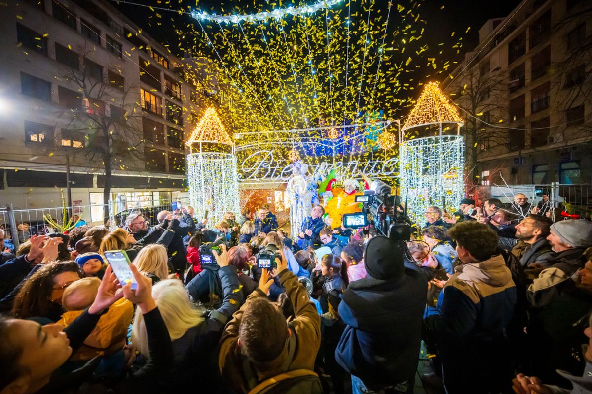 Retour en images sur l'inauguration du village de Noël et le lancement ...