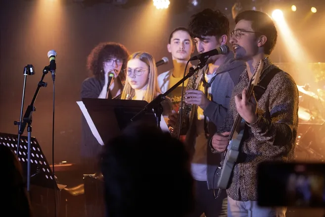 Les élèves du lycée Madame-de-Staël à Montluçon ont donné leur ...