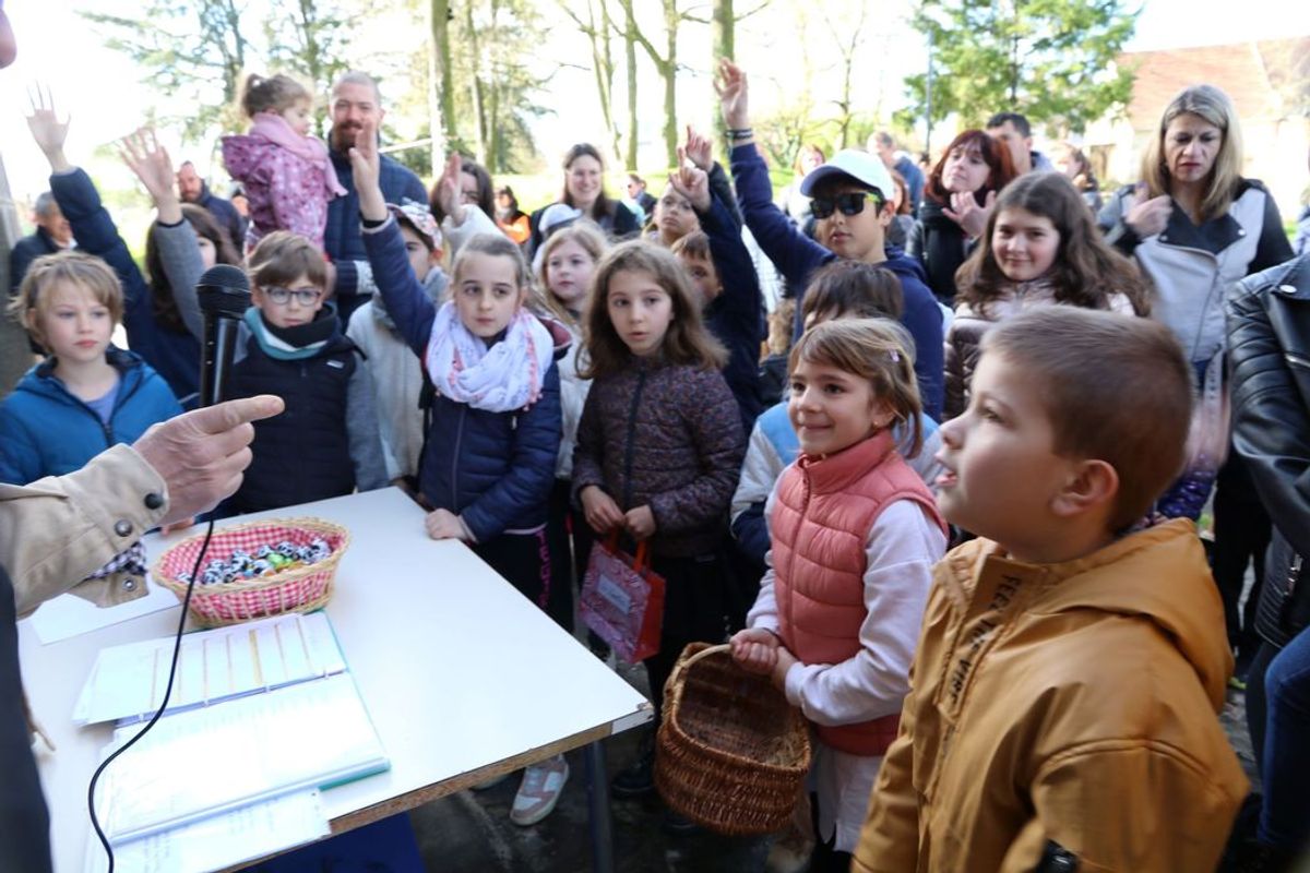 BIOZAT. La chasse aux œufs, une tradition honorée - La Montagne