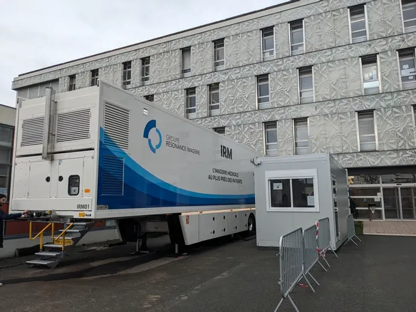 Une IRM mobile à l'hôpital de Pithiviers : les premiers examens ont eu lieu cette semaine - La ...
