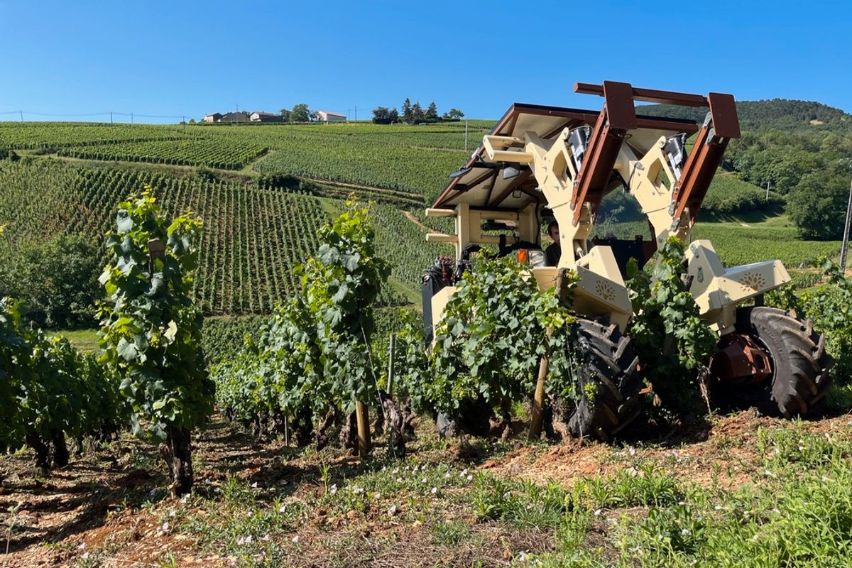 Basée à Saint-Beauzire, Sabi Agri conçoit des tracteurs électriques ...