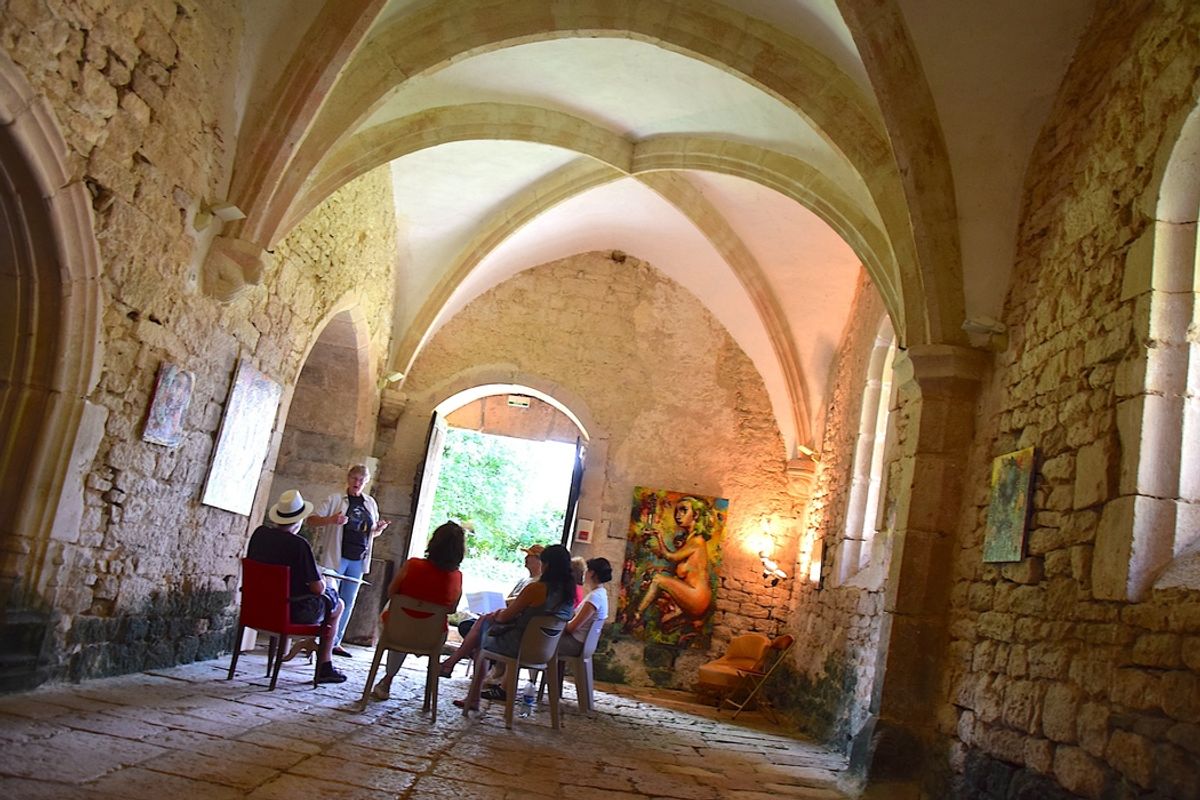 À Châtel-Gérard, visiter le prieuré de Vausse pour se promener à ...