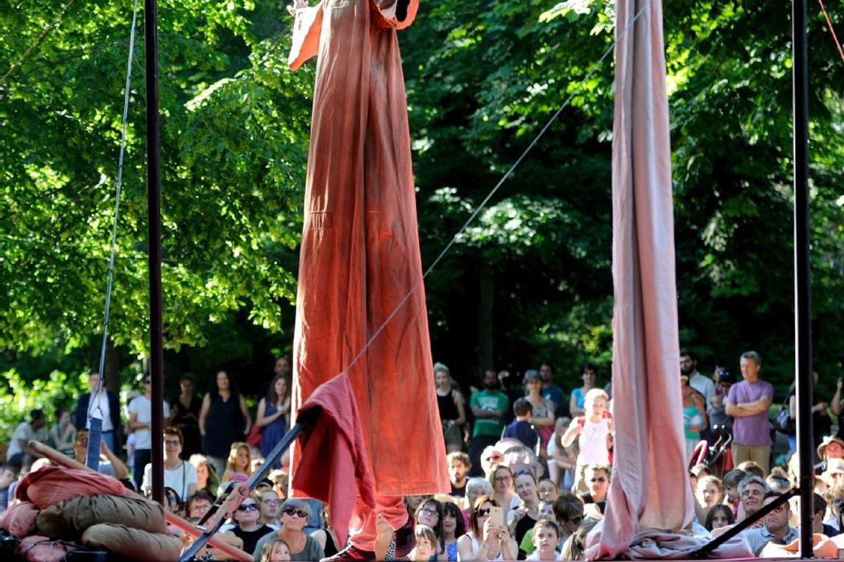 Du cirque moderne et électro - La Montagne