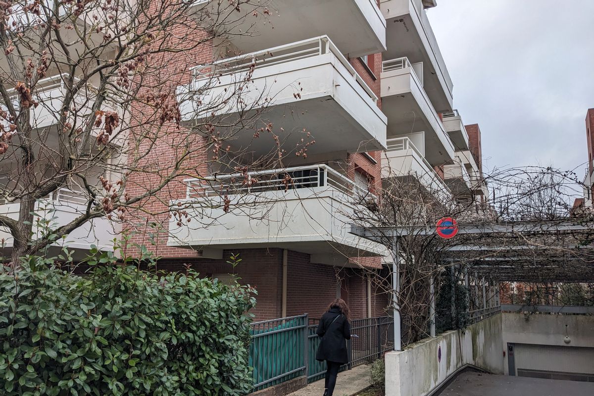 Sur les balcons des Terrasses de Sonis, rue Henri-Duvillard, à Orléans ...