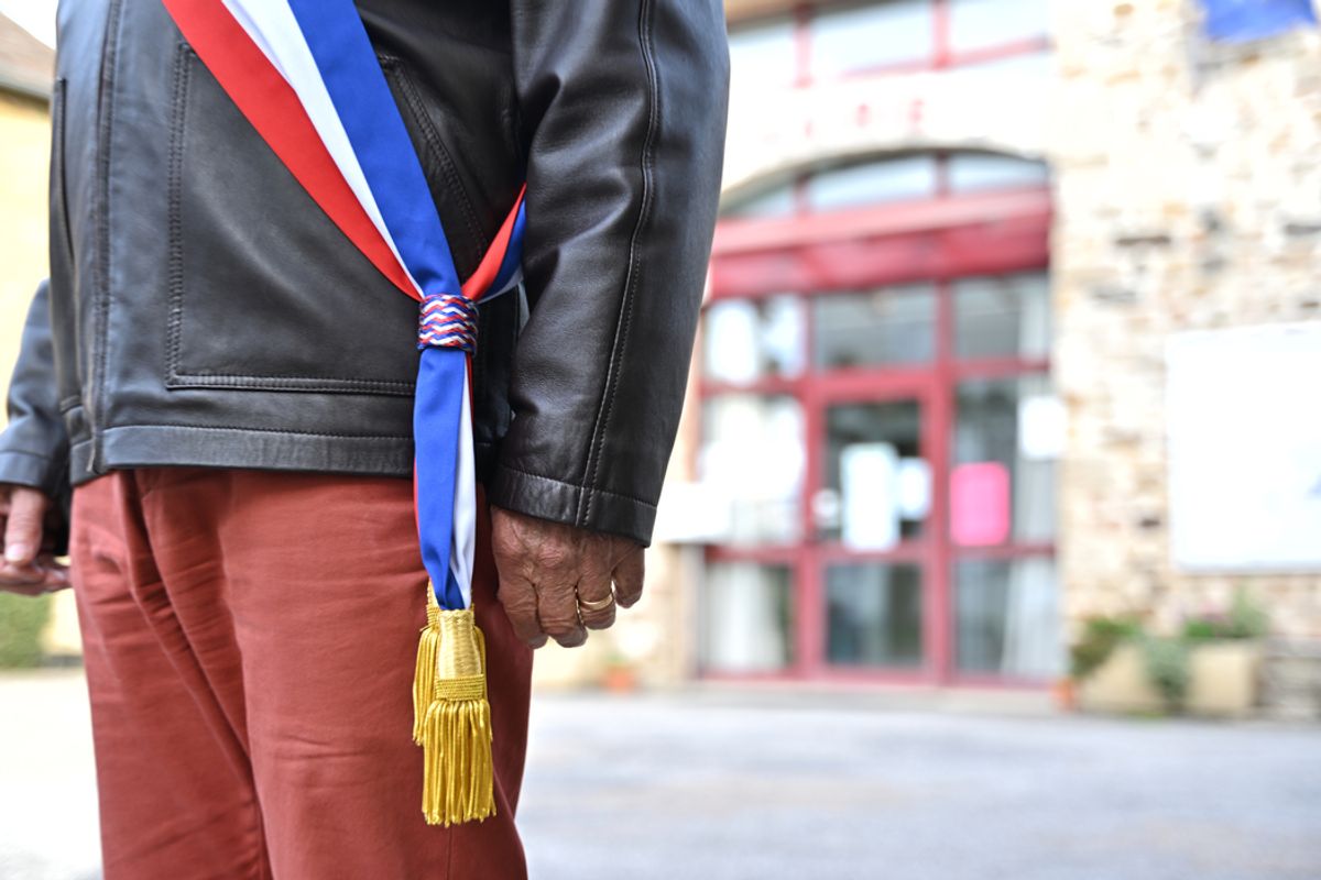 Municipales 2026 : malgré un mandat éprouvant, six maires sur dix prêts ...