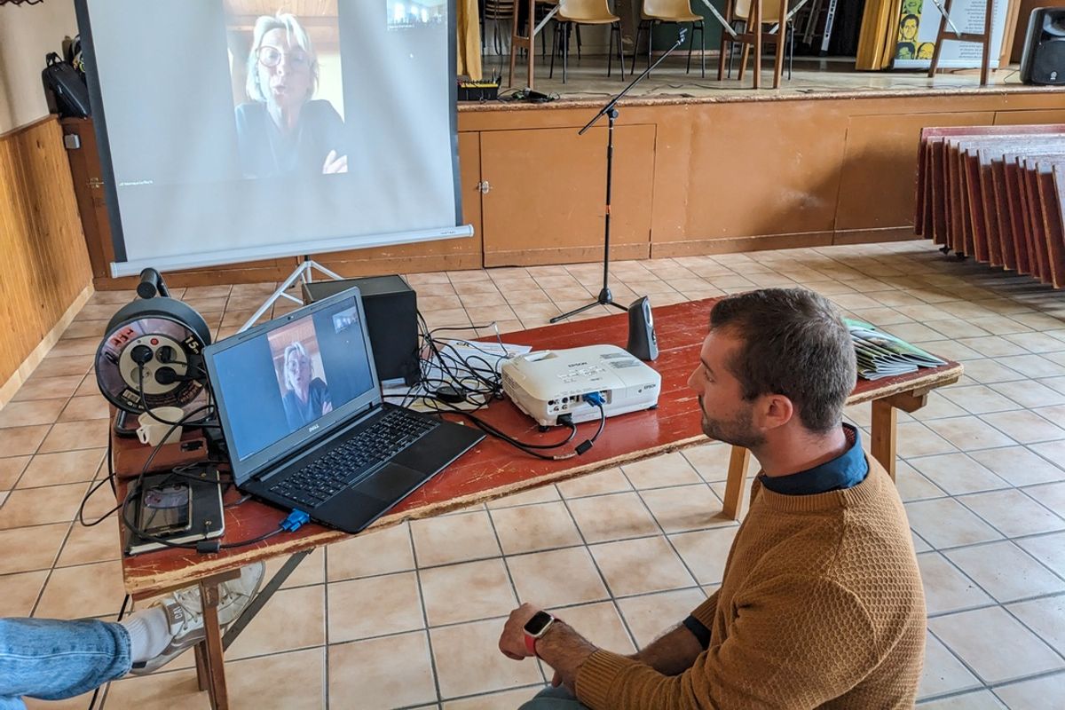 Même par écran interposé, la présidente nationale de la Coordination ...