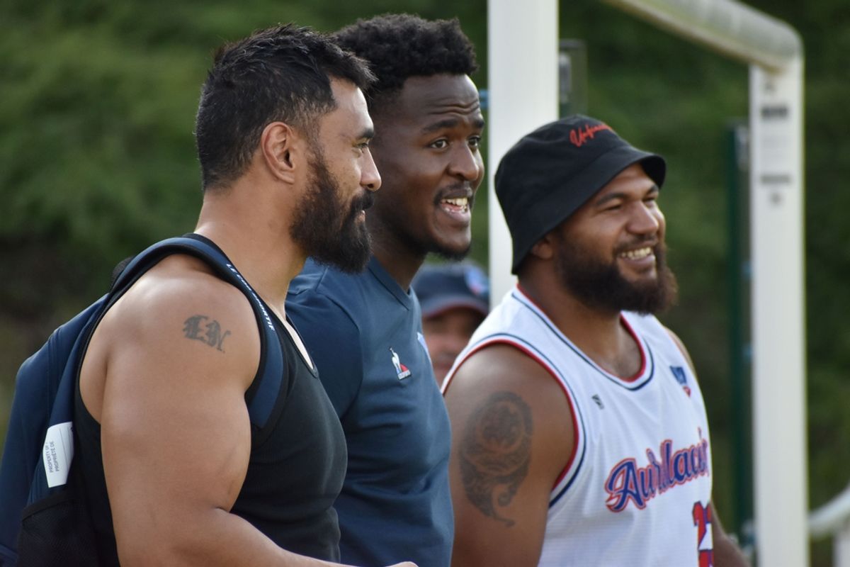 Un an après sa grave blessure à Aix, le troisième ligne aurillacois Steve Moukete a renoué le ...