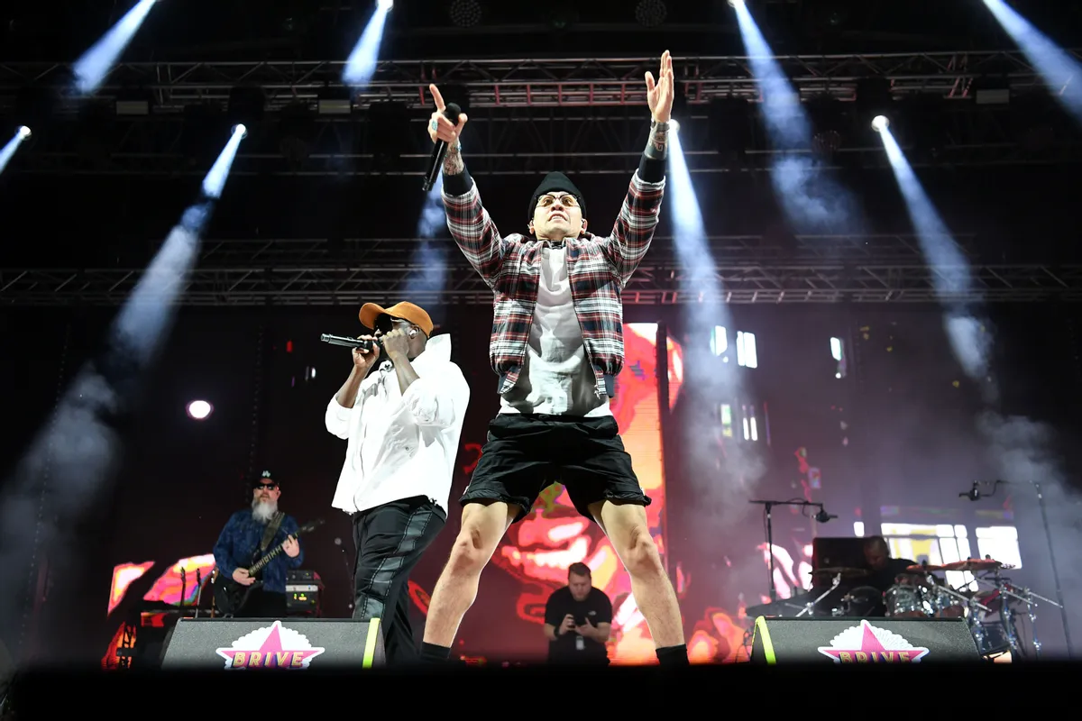 "400.000 euros le concert, c'est beaucoup trop" : Comment l'explosion ...