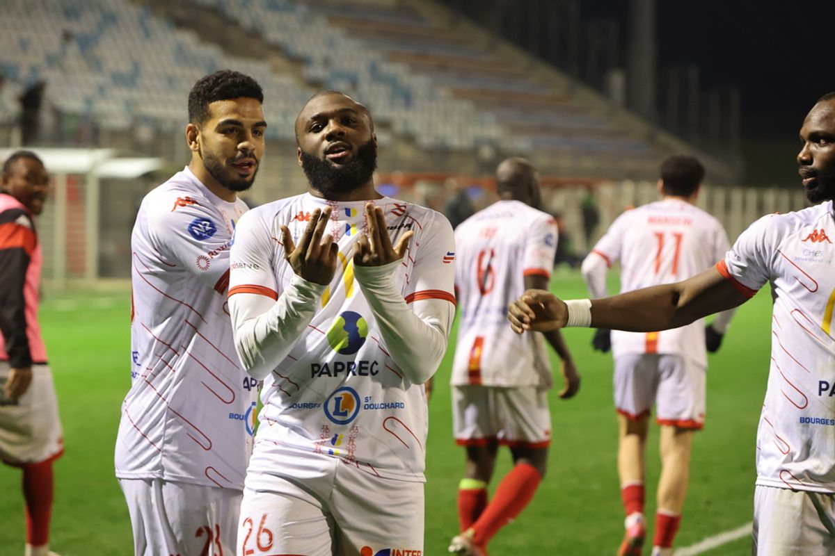 Stacy Misiatu, à peine arrivé et déjà décisif au Bourges Foot 18 [son ...