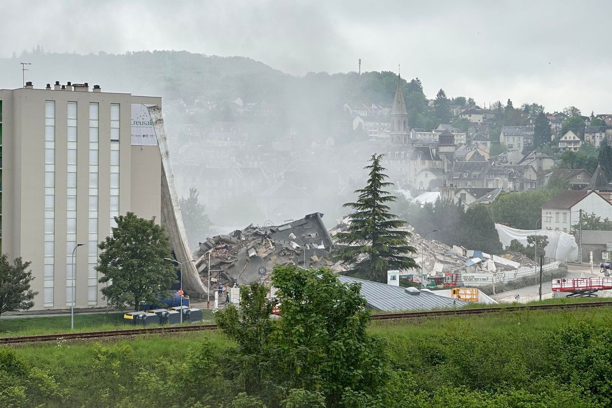 La tour HLM n°12 de Brésard s'est effondrée : revivez notre direct sur ...
