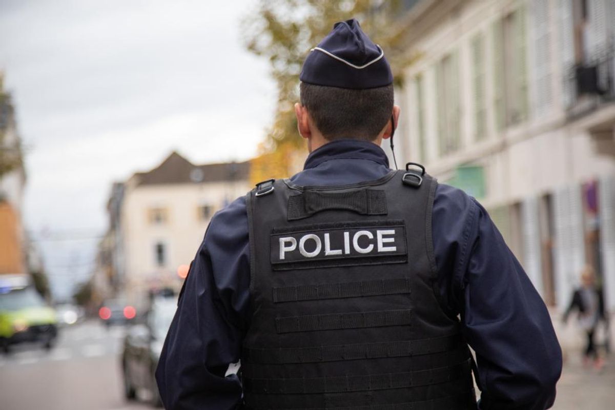 Eau de javel en plein visage, plaie sur le crâne, butin d’un million d ...