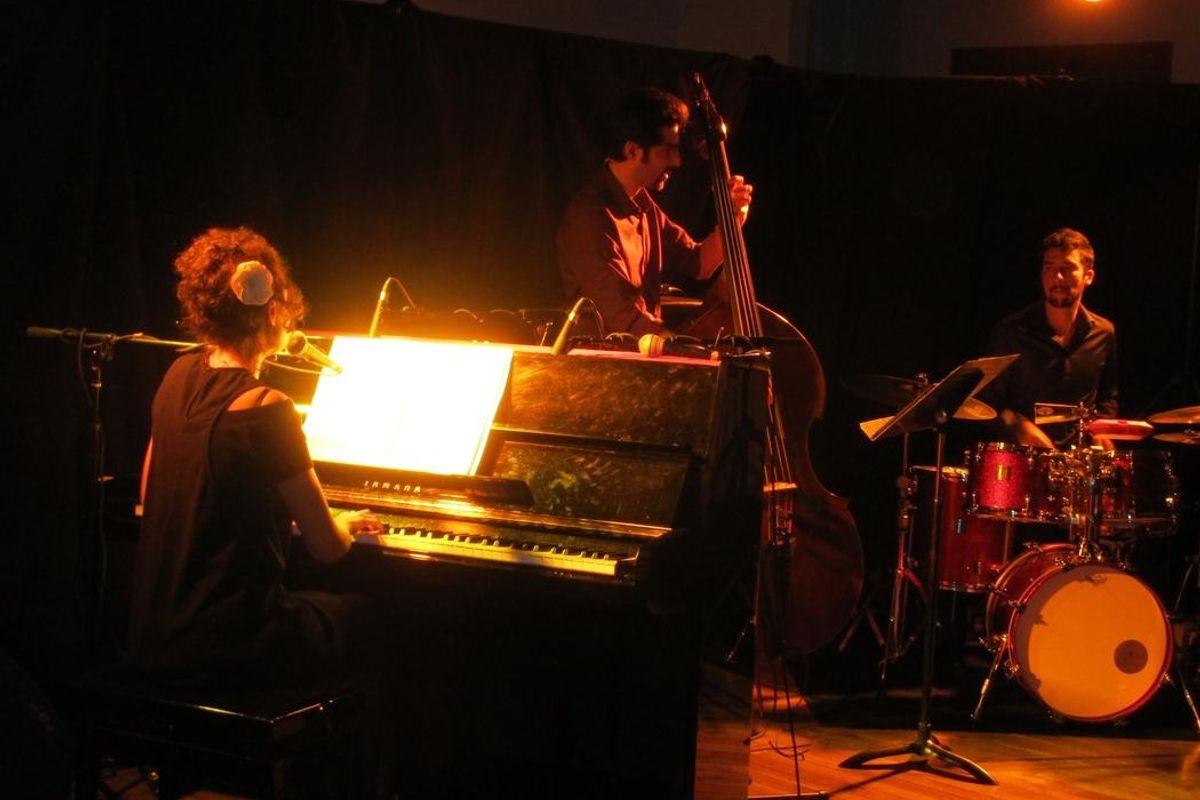 Beau succès pour le Sarah Wassef Trio - L'Yonne Républicaine