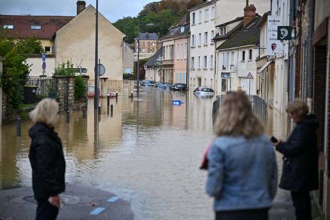 Les images impressionnantes des inondations en Eure-et-Loir et le sud ...