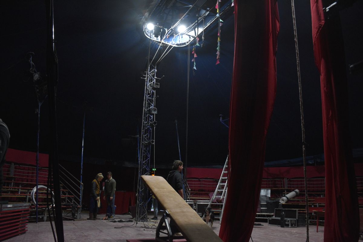 "Hourvari", la nouvelle pièce de la compagnie Rasposo arrive à Nevers ...