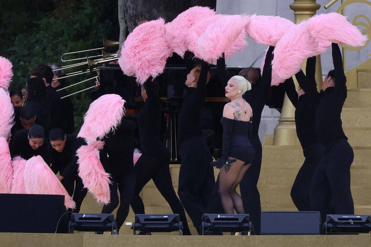 Surprise ! Lady Gaga annonce une tournée avec cinq concerts en France ...