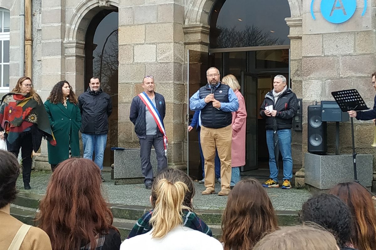 Cérémonie à Raymond-Loewy - La Montagne