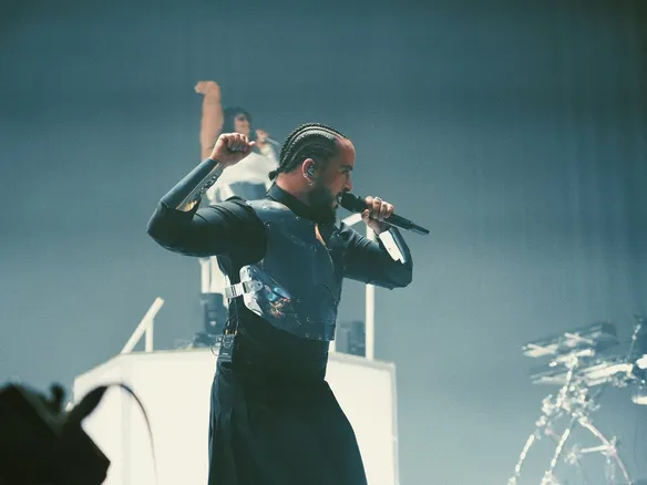 Slimane affiche complet pour son concert à l'Arena d'Orléans - La ...
